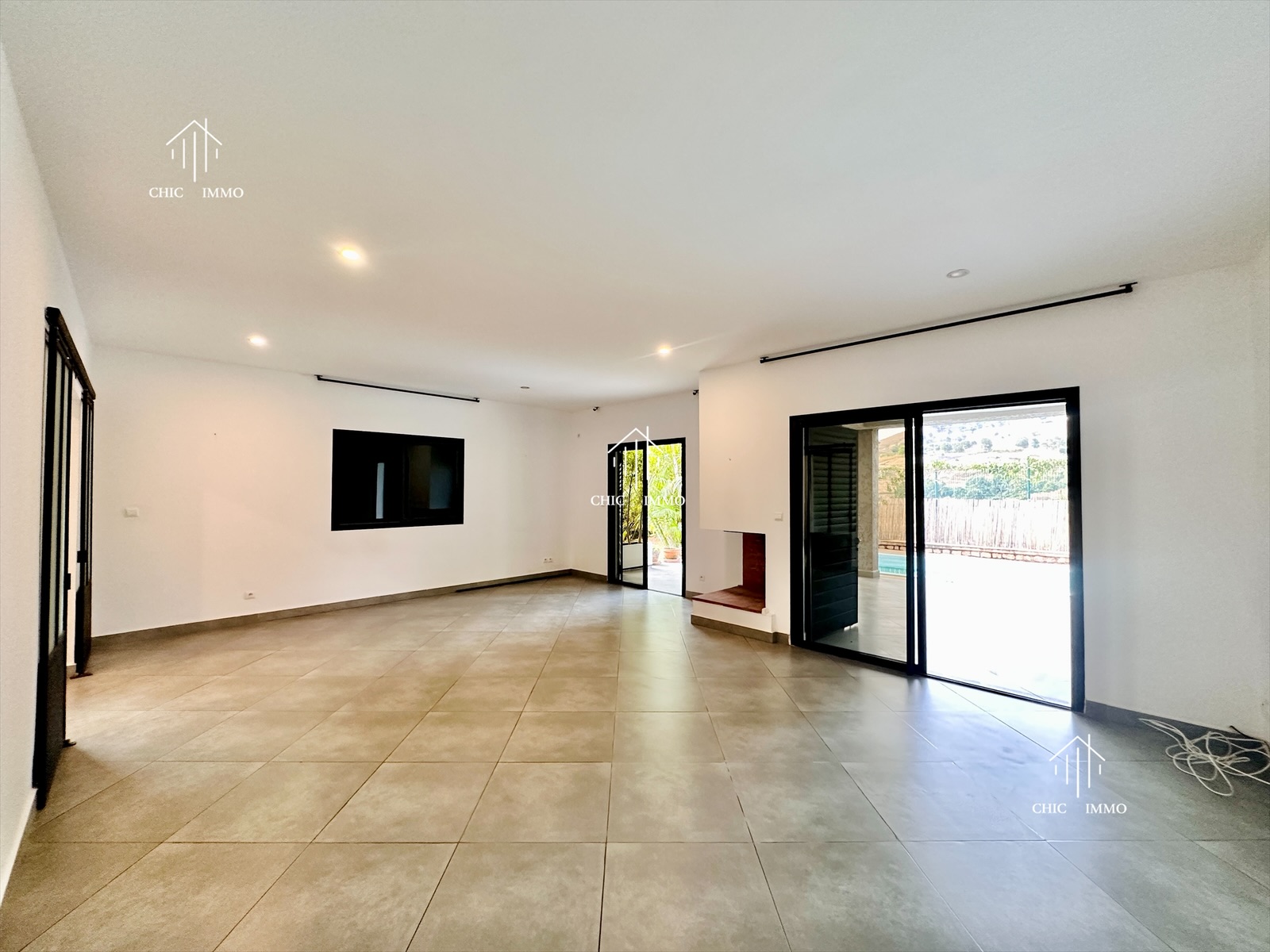 Villa basse F4 à Ambatobe - CHIC IMMO